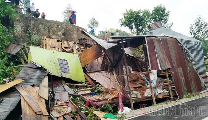 FOTO: Upacara Peringatan Hari Pahlawan Nasional Pongtiku – Kareba Toraja